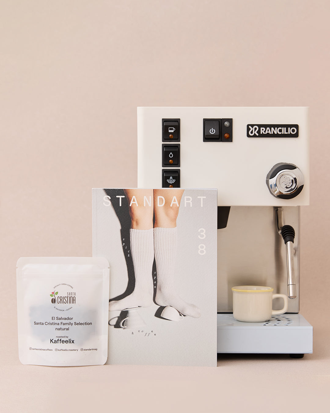 Issue 21: Wings, smoke, and coffee – Standart